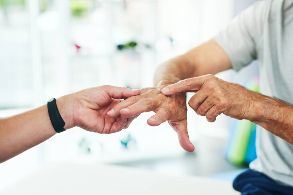 Arthrose de la main : Les traitements | Institut de kinésithérapie | Paris